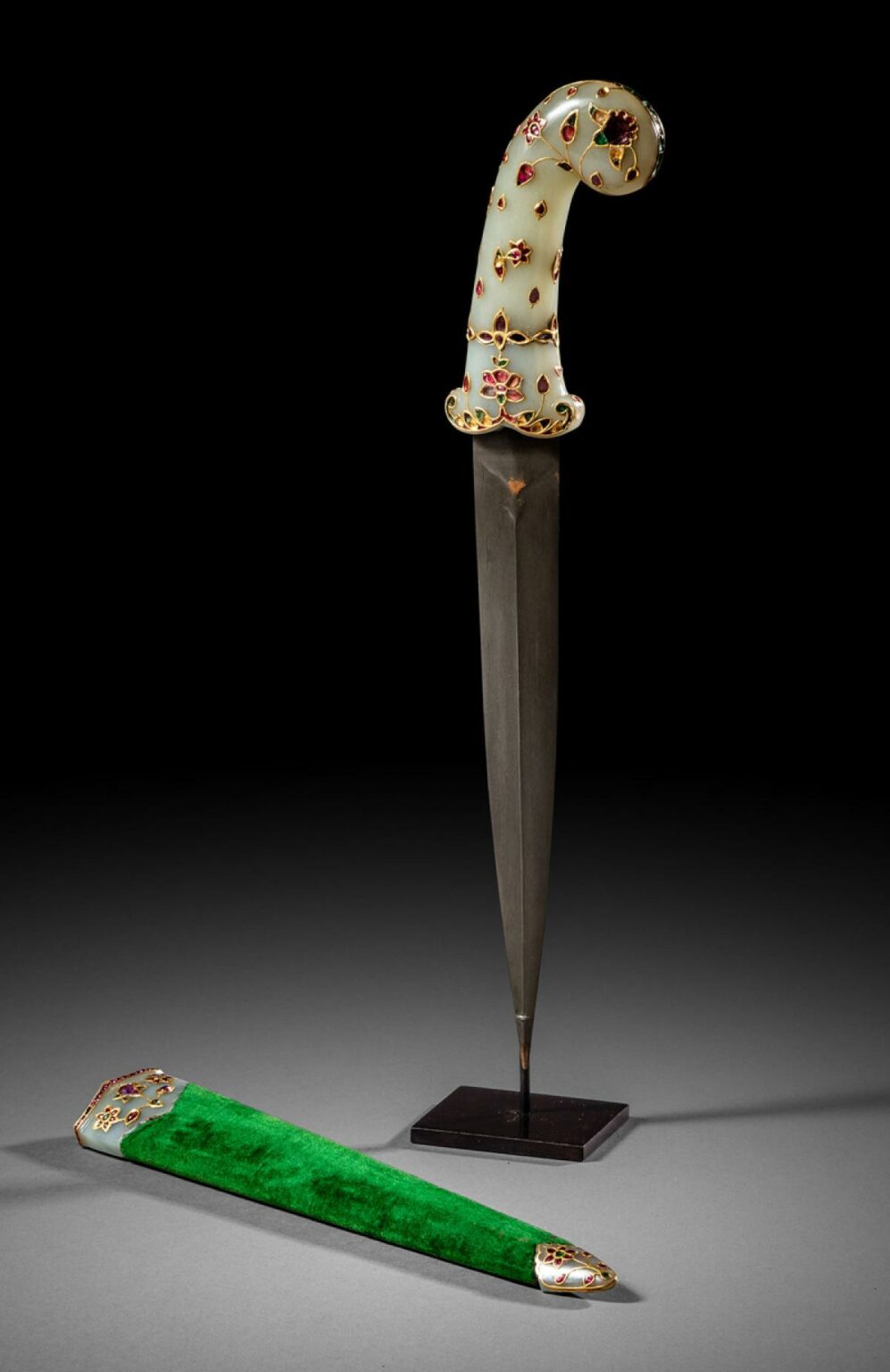 Estimation Poignard Khanjar : valeur & expertise gratuite